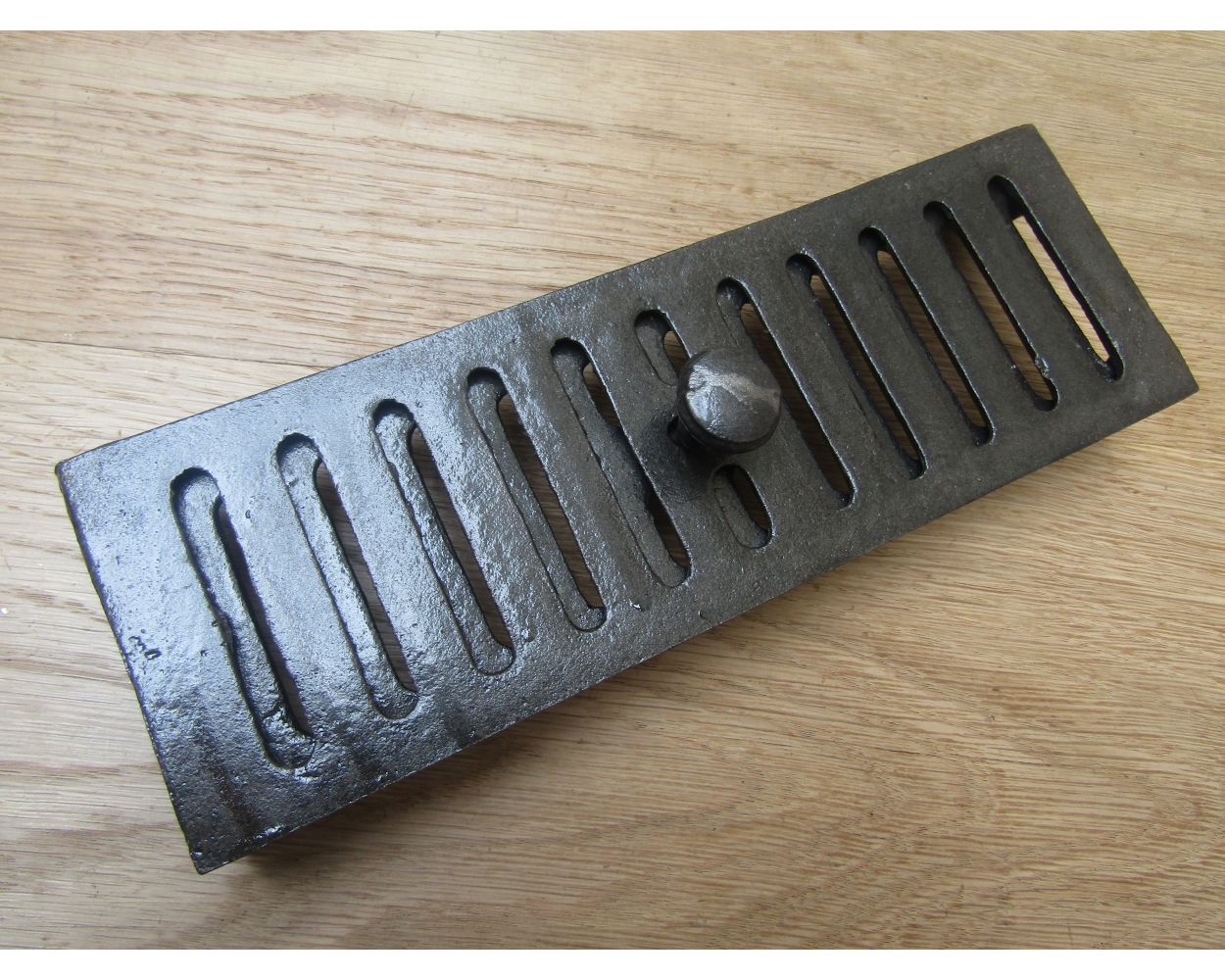 Buy Vintage Cast Iron Sliding Vent 9x3 - Antique Iron | Ironmongery World