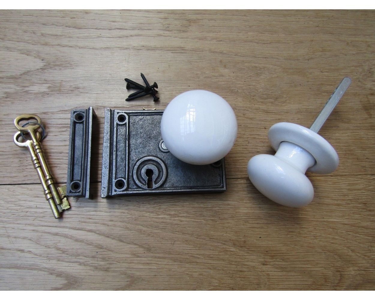 Buy Antique Iron Horizontal Rim Lock and White Ceramic Set ...