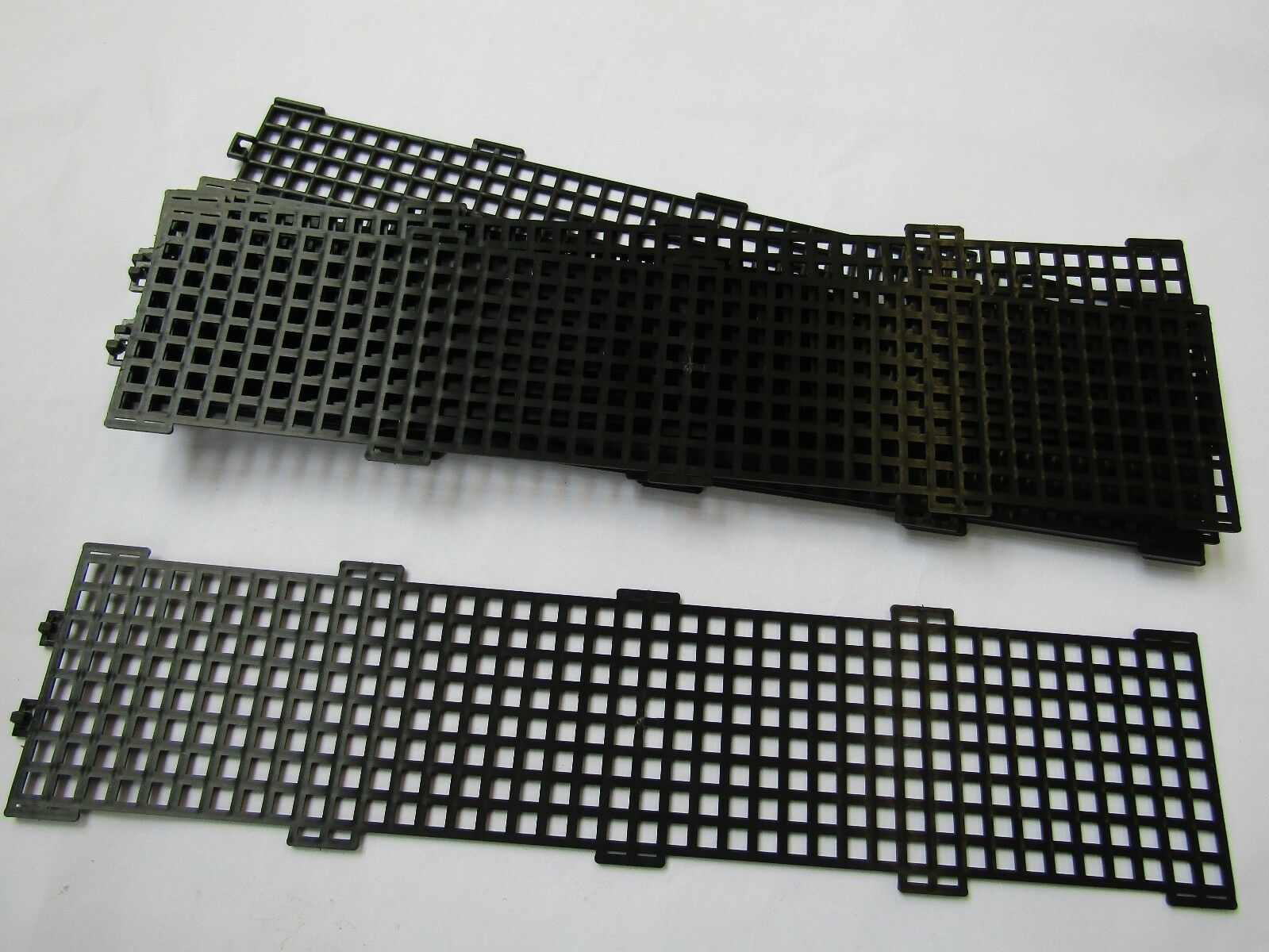 Black Traditional Gully Grid Grate Drain Cover Drainage Guard Gutter ...