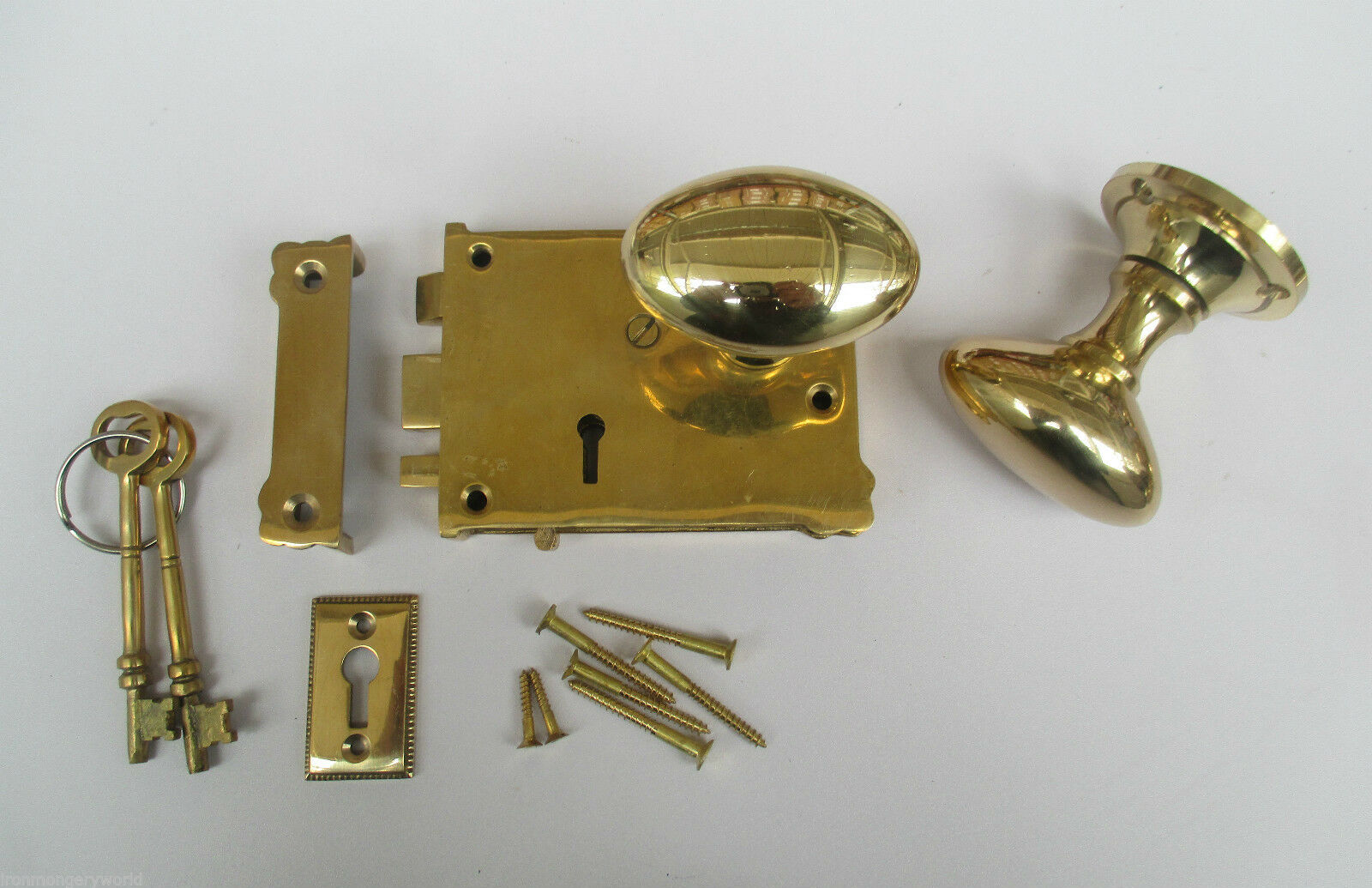 East Lake Plain Lock & Oval Rim Brass Set | Ironmongery World