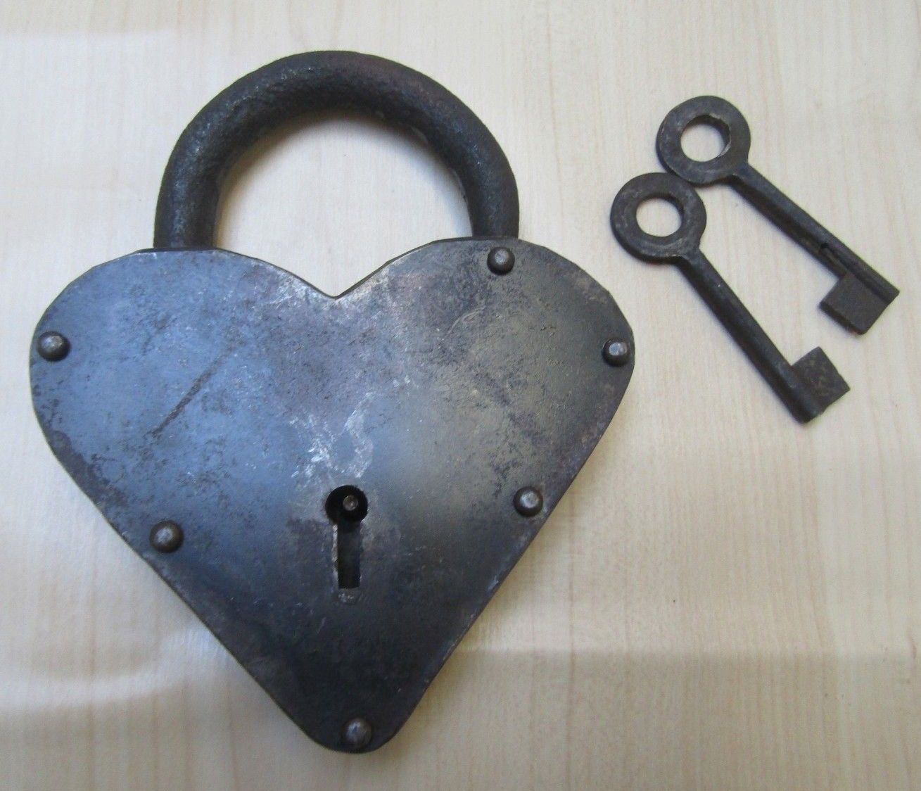 Cast Iron Padlock heart Shaped | Ironmongery World