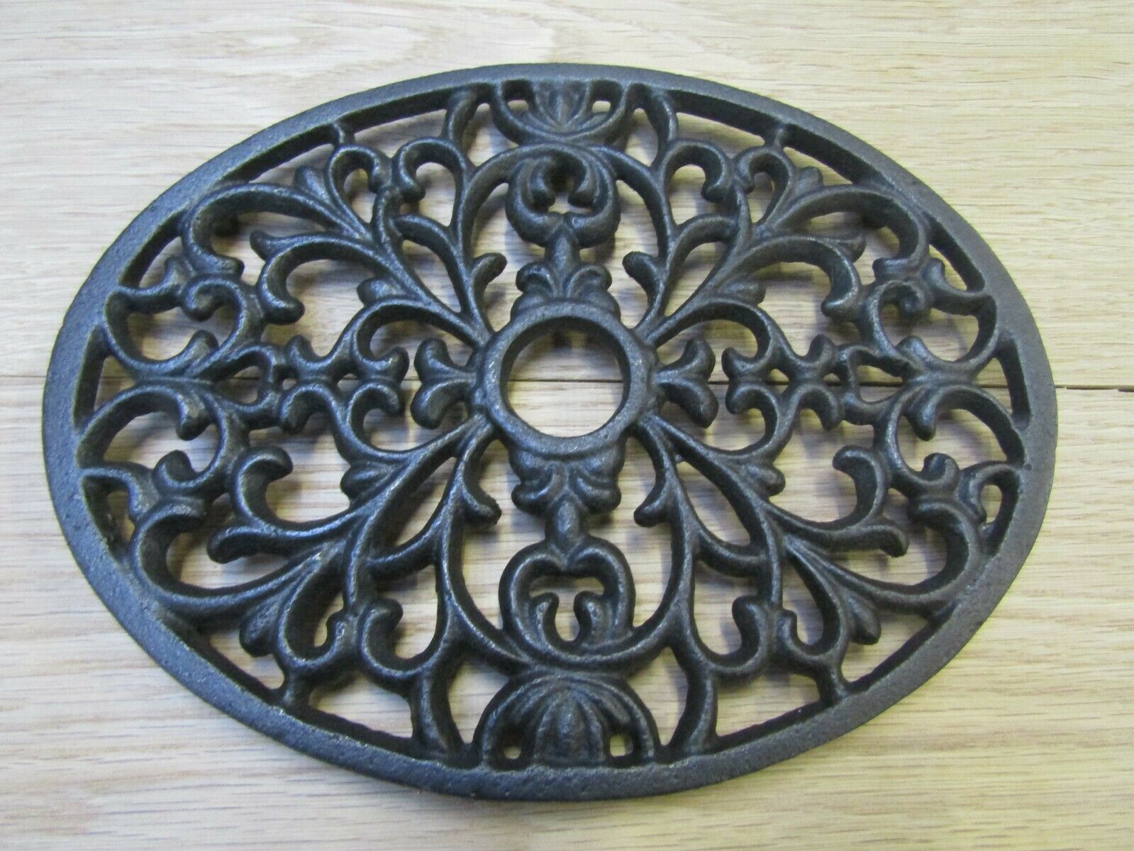 Cast iron trivet hot plate stand holder kitchen worktop protector ...