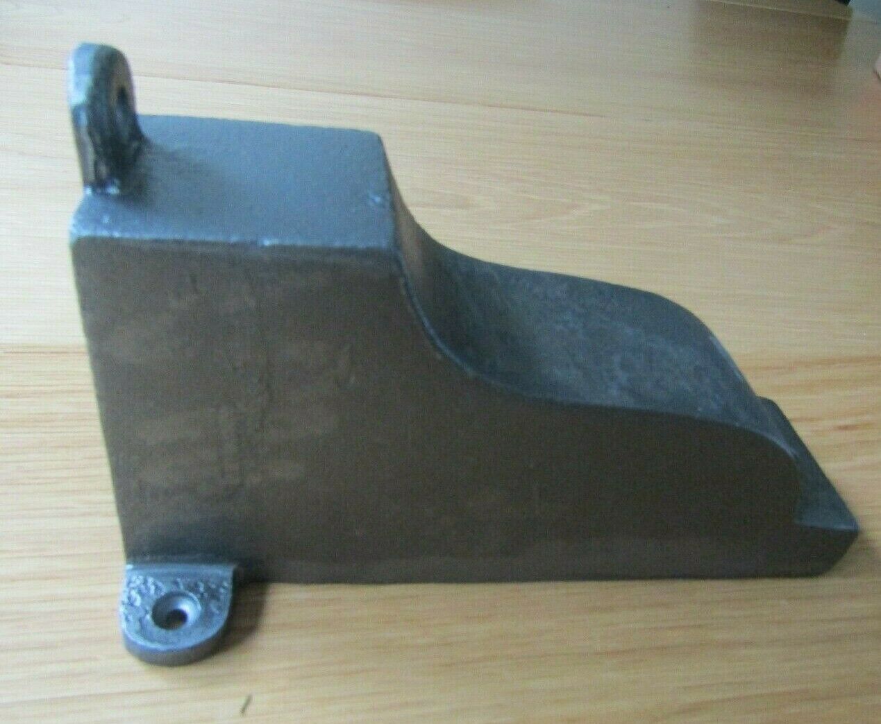 Cast iron Corbel Shelf Support | Ironmongery World® | Ironmongery World