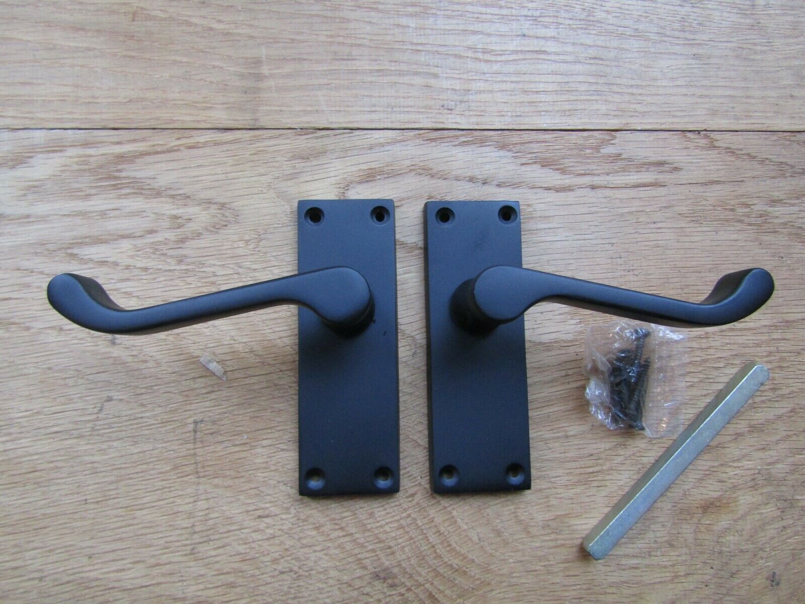 Modern Lever Latch Handles Matt Black | Ironmongery World